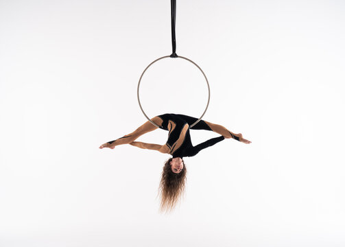"Aerial Hoop" Bilder – Durchsuchen 2,535 Archivfotos, Vektorgrafiken ...