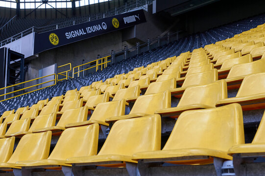 "Signal Iduna Park" Images – Browse 316 Stock Photos, Vectors, and ...