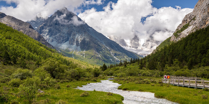 Yading Images – Browse 6,596 Stock Photos, Vectors, and Video | Adobe Stock