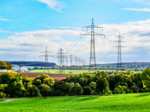 Strommast Bilder – Durchsuchen 96,297 Archivfotos, Vektorgrafiken und ...