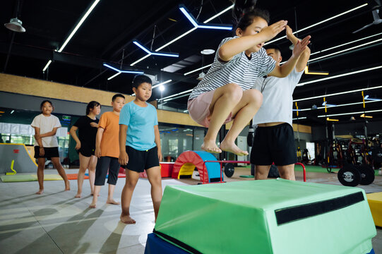 「Athletic」の画像 - 13,545,557 件の Stock 写真、ベクターおよびビデオ | Adobe Stock