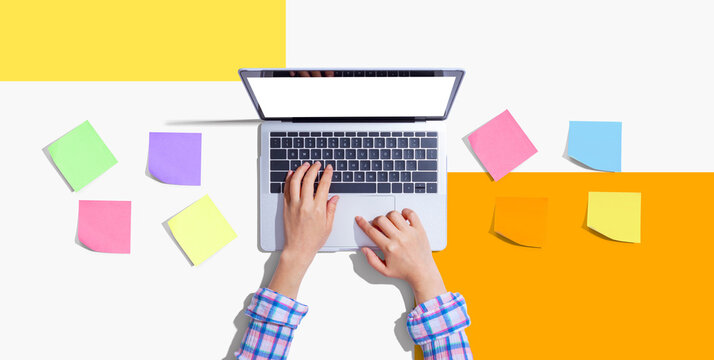 Sticky Notes On Computer Images – Browse 26,756 Stock Photos, Vectors ...