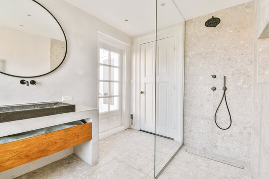 Imágenes de Shower: descubre bancos de fotos, ilustraciones, vectores y ...