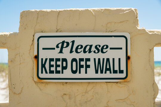 "Keep Off" Bilder – Durchsuchen 1,849 Archivfotos, Vektorgrafiken und ...