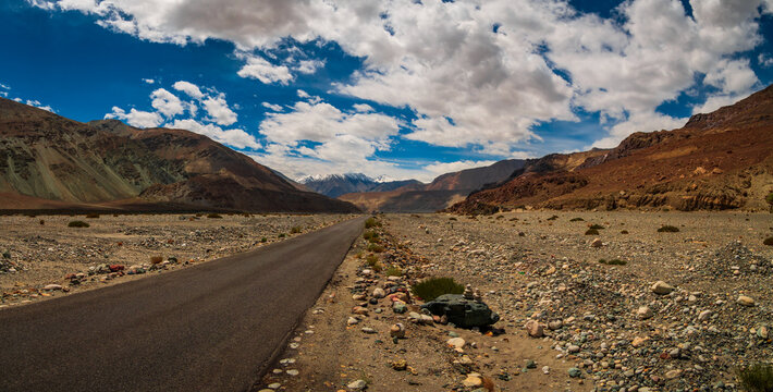 "Ladakh Road" Images – Browse 500 Stock Photos, Vectors, and Video ...