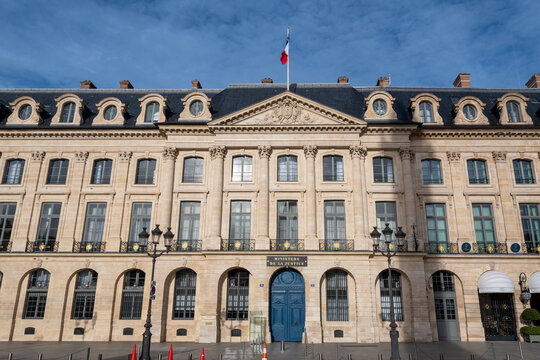 「Chancellerie」の写真素材 | 69件の無料イラスト画像 | Adobe Stock