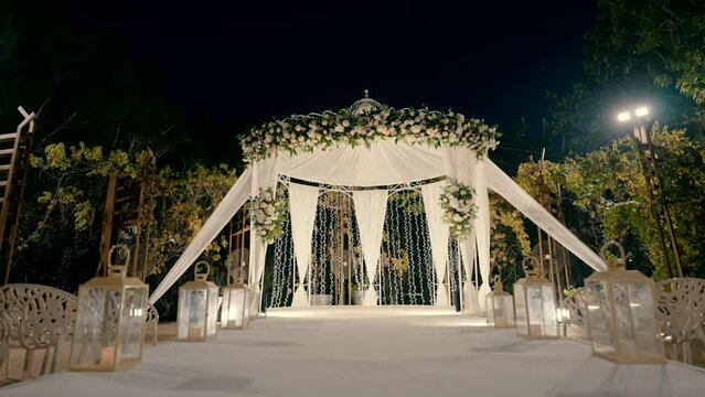 「Chuppa」の写真素材 | 1,517件の無料イラスト画像 | Adobe Stock