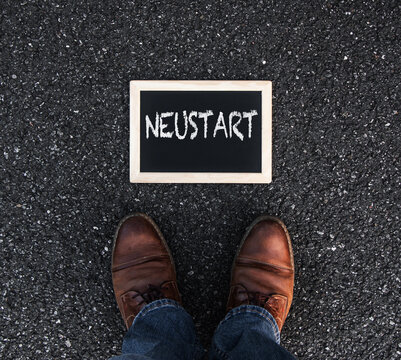 Neustart Bilder – Durchsuchen 9,235 Archivfotos, Vektorgrafiken und ...