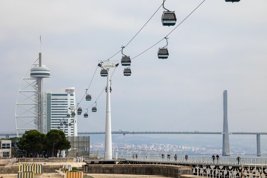 Teleferic bilder – Bläddra bland 914 stockfoton, vektorer och videor ...