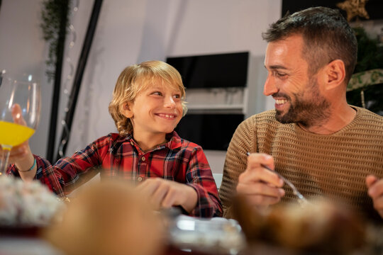 Elternabend Bilder – Durchsuchen 78,926 Archivfotos, Vektorgrafiken und ...