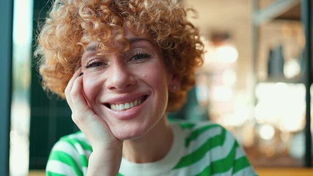 Mire Video Imagens – Procure 25,260 fotos, vetores e vídeos | Adobe Stock