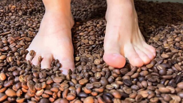 Wiggle Toes Images – Browse 557 Stock Photos, Vectors, and Video ...