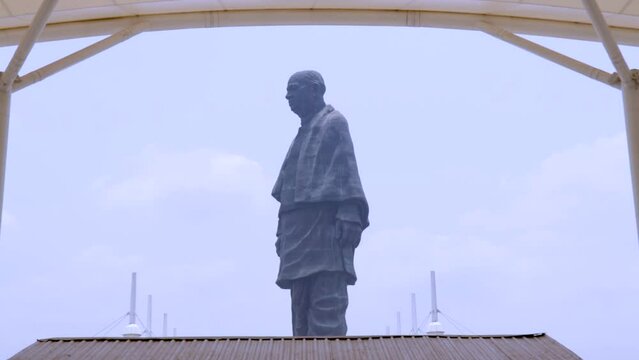 Afbeeldingen over "Statue Of Unity" – Blader in stockfoto's, vectoren ...