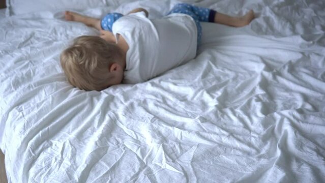 Summersault Bilder – Durchsuchen 10,831 Archivfotos, Vektorgrafiken und ...