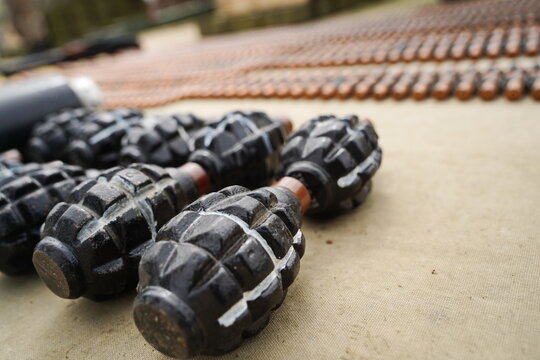 Imágenes de Grenades: descubre bancos de fotos, ilustraciones, vectores ...