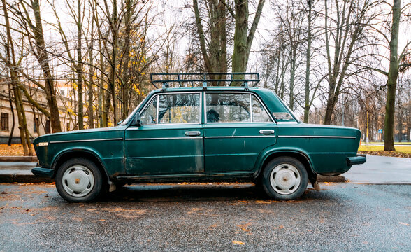 Zhiguli-Bilder: Stock-Fotos & -Videos. | Adobe Stock