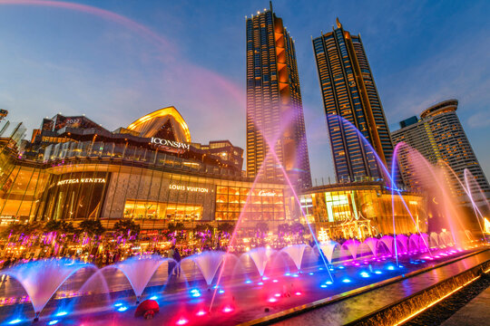 รูปภาพIconsiam – เลือกดูภาพถ่ายสต็อก เวกเตอร์ และวิดีโอ918 | Adobe Stock