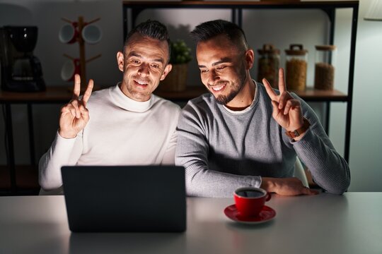 Imagens de Winking – Explore Fotografias do Stock, Vetores e Vídeos de ...