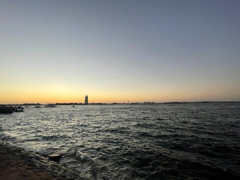 「Fanar」の画像 - 466 件の Stock 写真、ベクターおよびビデオ | Adobe Stock