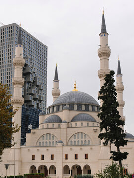 Xhamia bilder – Bläddra bland 116 stockfoton, vektorer och videor ...