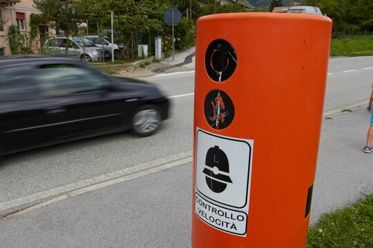 Radarfalle Bilder – Durchsuchen 14,098 Archivfotos, Vektorgrafiken und ...