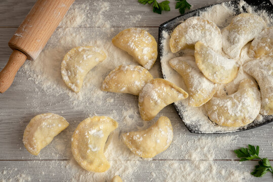 「Pyrogy」の画像 - 25,077 件の Stock 写真、ベクターおよびビデオ | Adobe Stock