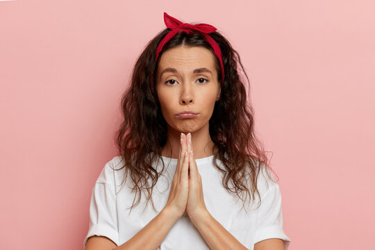 Imagens de Implorar – Explore Fotografias do Stock, Vetores e Vídeos de ...