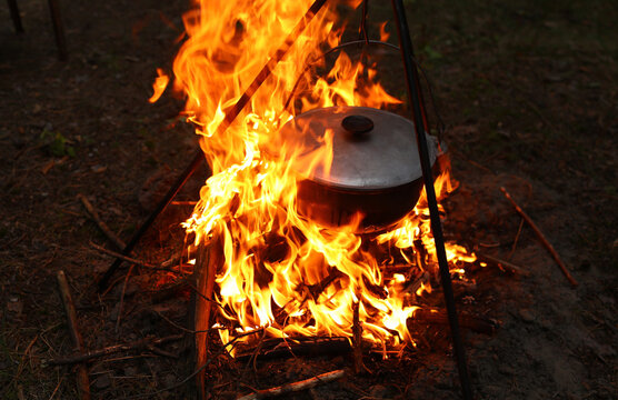 Fire While Cooking Images – Browse 1,853 Stock Photos, Vectors, and ...
