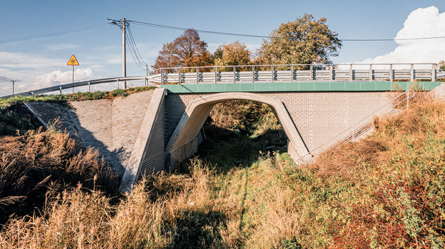 Oberbau Bilder – Durchsuchen 2,495 Archivfotos, Vektorgrafiken und ...