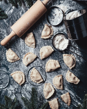 「Pyrogy」の画像 - 25,077 件の Stock 写真、ベクターおよびビデオ | Adobe Stock