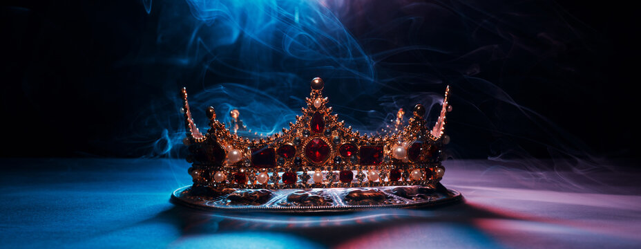 Crown Images – Browse 3,430,909 Stock Photos, Vectors, and Video ...