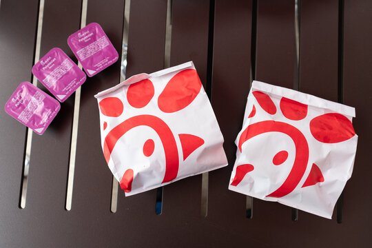 「Chick-Fil-A」の写真素材 | 150件の無料イラスト画像 | Adobe Stock