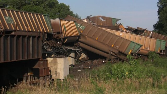 Derailment Images – Browse 2,051 Stock Photos, Vectors, and Video ...