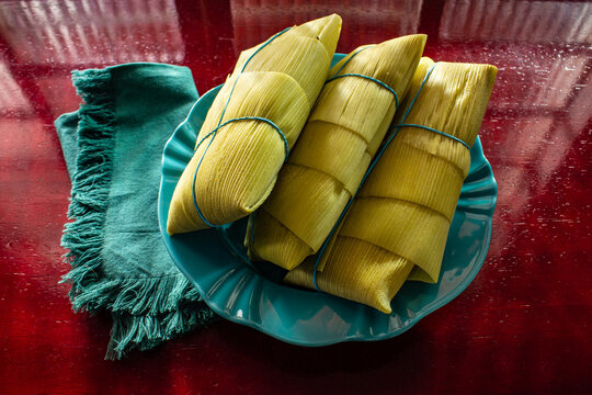 Embroilment Imagens – Procure 259 fotos, vetores e vídeos | Adobe Stock