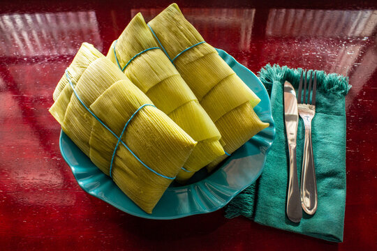 Embroilment bilder – Bläddra bland 264 stockfoton, vektorer och videor ...