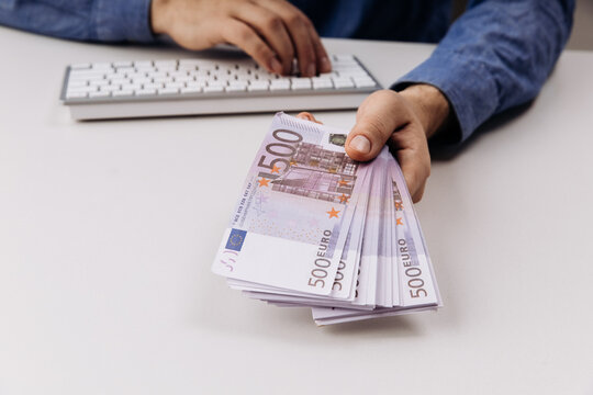 Cash Deal Bilder – Durchsuchen 54,474 Archivfotos, Vektorgrafiken und ...