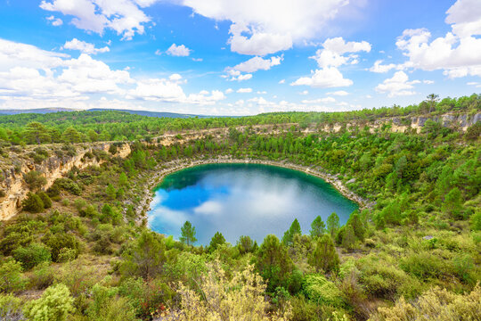「Dolina」の画像 - 40,368 件の Stock 写真、ベクターおよびビデオ | Adobe Stock