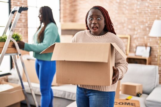 Friends Moving In Together Images – Browse 19,725 Stock Photos, Vectors ...