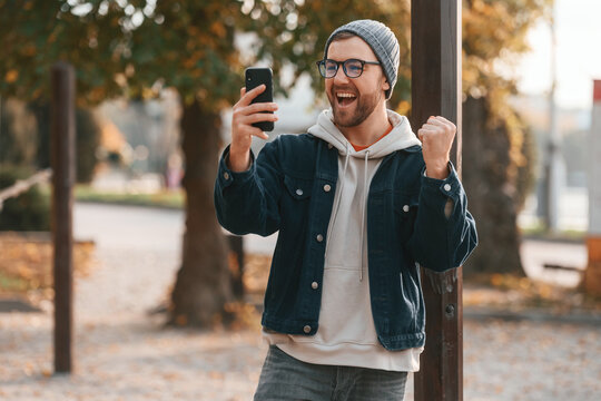 Sunnily Bilder – Durchsuchen 7,189 Archivfotos, Vektorgrafiken und ...