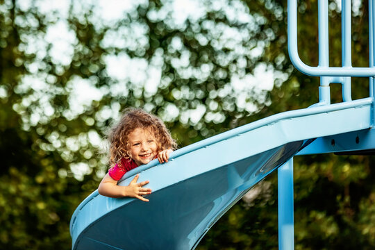 รูปภาพSliding – เลือกดูภาพถ่ายสต็อก เวกเตอร์ และวิดีโอ552,739 | Adobe Stock