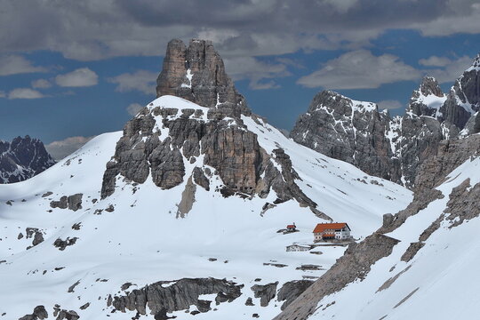 รูปภาพDolomitic – เลือกดูภาพถ่ายสต็อก เวกเตอร์ และวิดีโอ3,996 | Adobe Stock