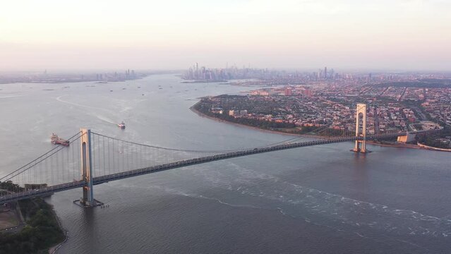Verrazano Narrows Bridge"」の写真素材 | 3,957件の無料イラスト画像 | Adobe Stock