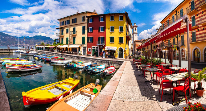 รูปภาพCastelletto – เลือกดูภาพถ่ายสต็อก เวกเตอร์ และวิดีโอ547 | Adobe Stock