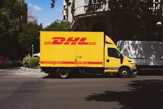 Dhl Express Images – Browse 1,552 Stock Photos, Vectors, and Video ...