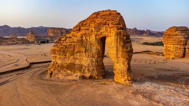 รูปภาพAl-Ula – เลือกดูภาพถ่ายสต็อก เวกเตอร์ และวิดีโอ5,517 | Adobe Stock