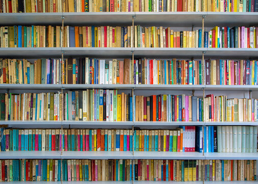Bookstack Bilder – Durchsuchen 168,479 Archivfotos, Vektorgrafiken und Videos | Adobe Stock