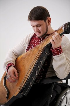 「Kobza」の写真素材 | 586件の無料イラスト画像 | Adobe Stock