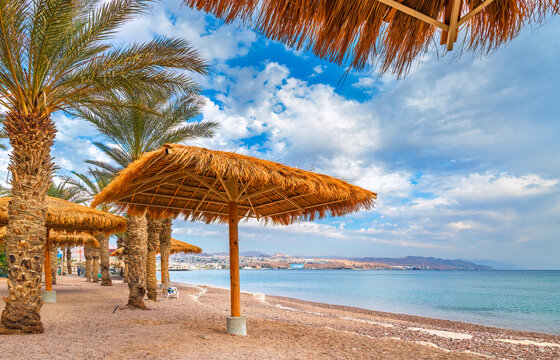 Badstrand bilder – Bläddra bland 4,715 stockfoton, vektorer och videor ...