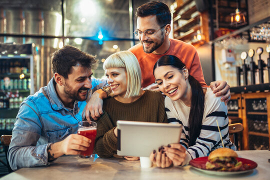 Socialise Images – Browse 74,089 Stock Photos, Vectors, and Video ...