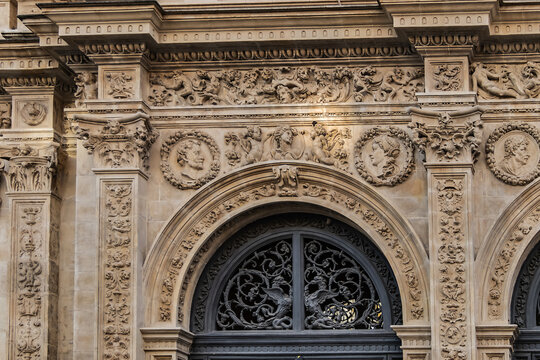 Plateresque Bilder – Durchsuchen 1,852 Archivfotos, Vektorgrafiken und ...